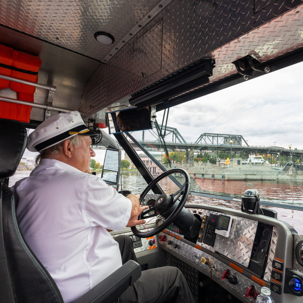 Ottawa Amphibious Boat Tour | The Lady Dive Splash